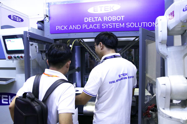 Cùng ghé qua một số hình ảnh đặc sắc tại gian hàng với ETEK nhé!